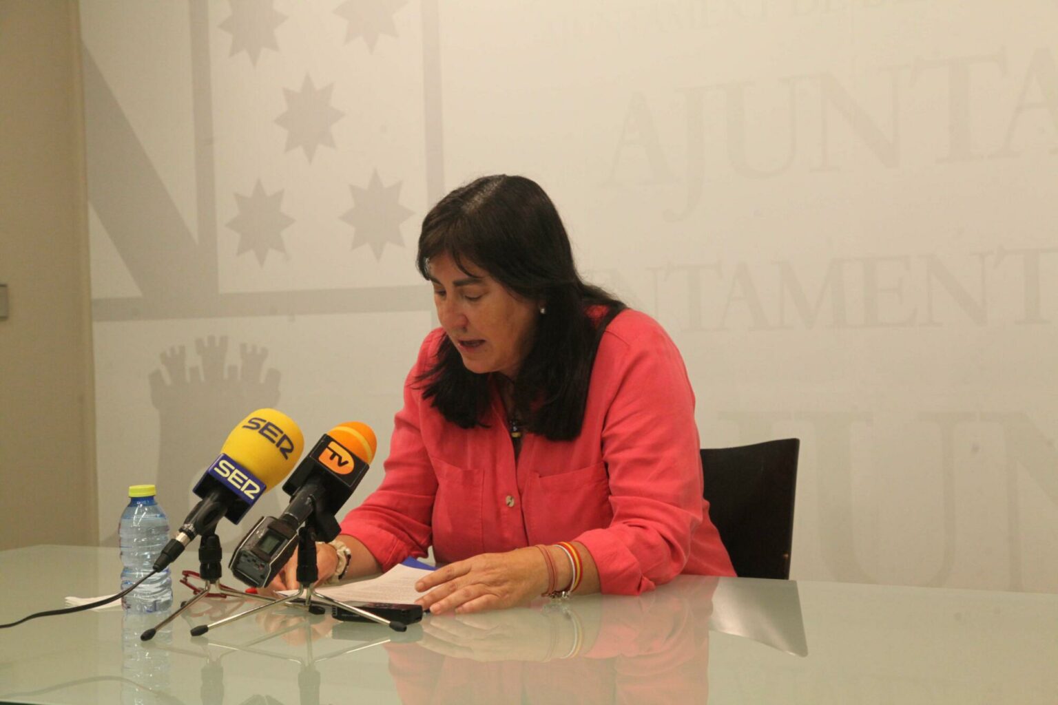 María Mut (PP Dénia): "A día de hoy, nadie nos ha dado explicación, ni ...
