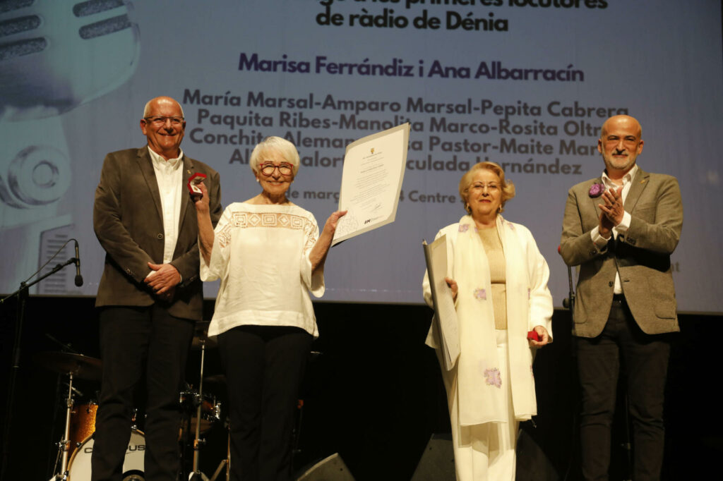 Así fue el homenaje a las primeras locutoras de radio en Dénia ...